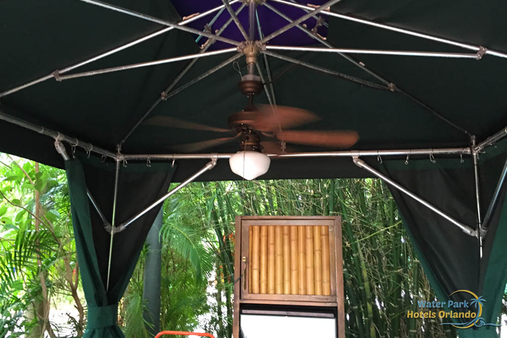 Aquatica SeaWorld Orlando Cabanas
